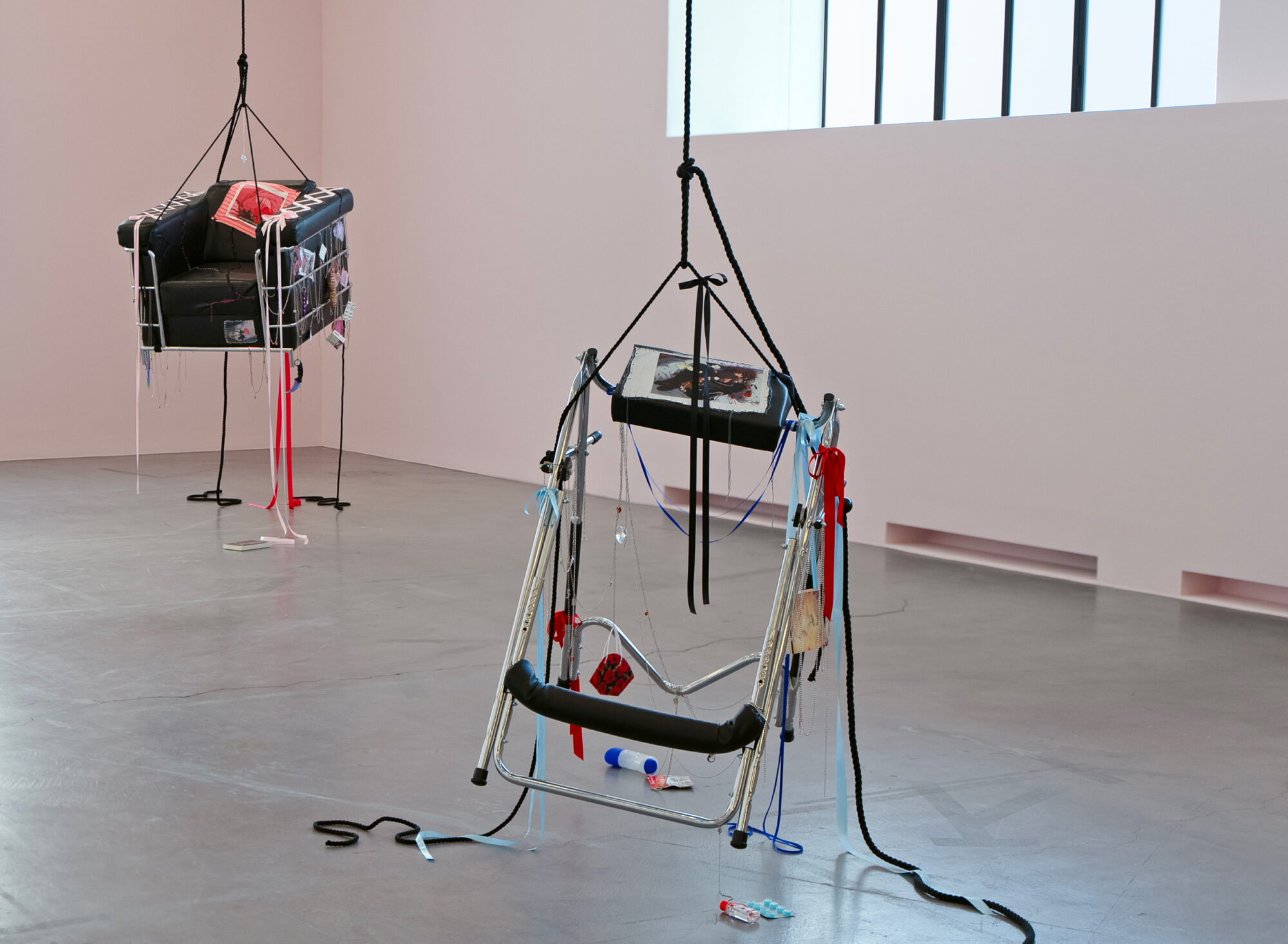 Qui est Lauryn Youden, l'artiste crip queer qui révise les normes